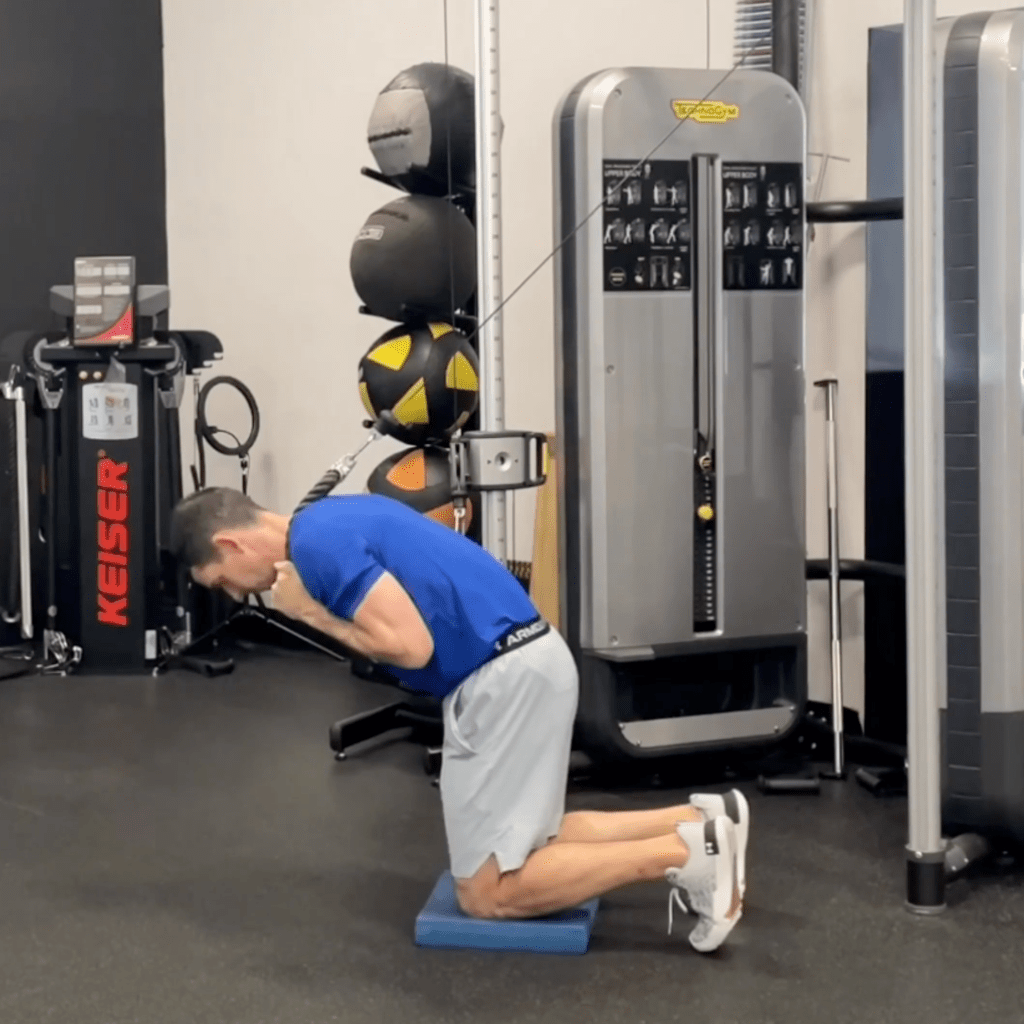 Cable Crunch Kneeling – Build Stronger Abs
